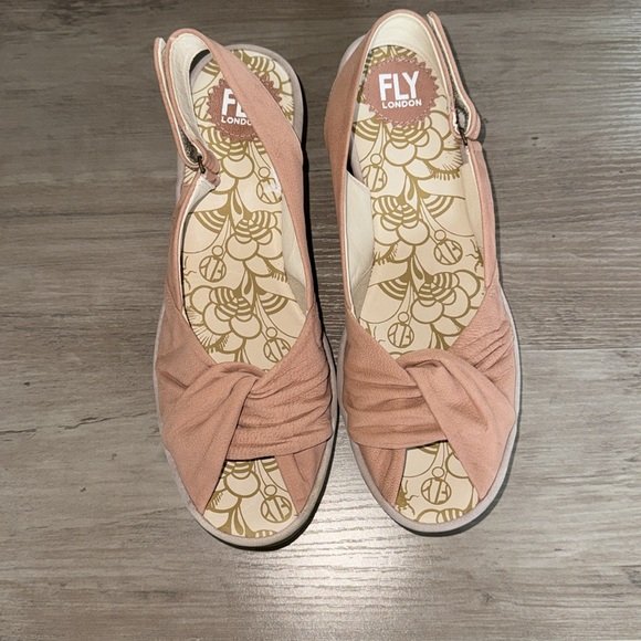 Fly London | Shoes | New Fly London Yakin Wedge Sandals Leather Size 42 ...